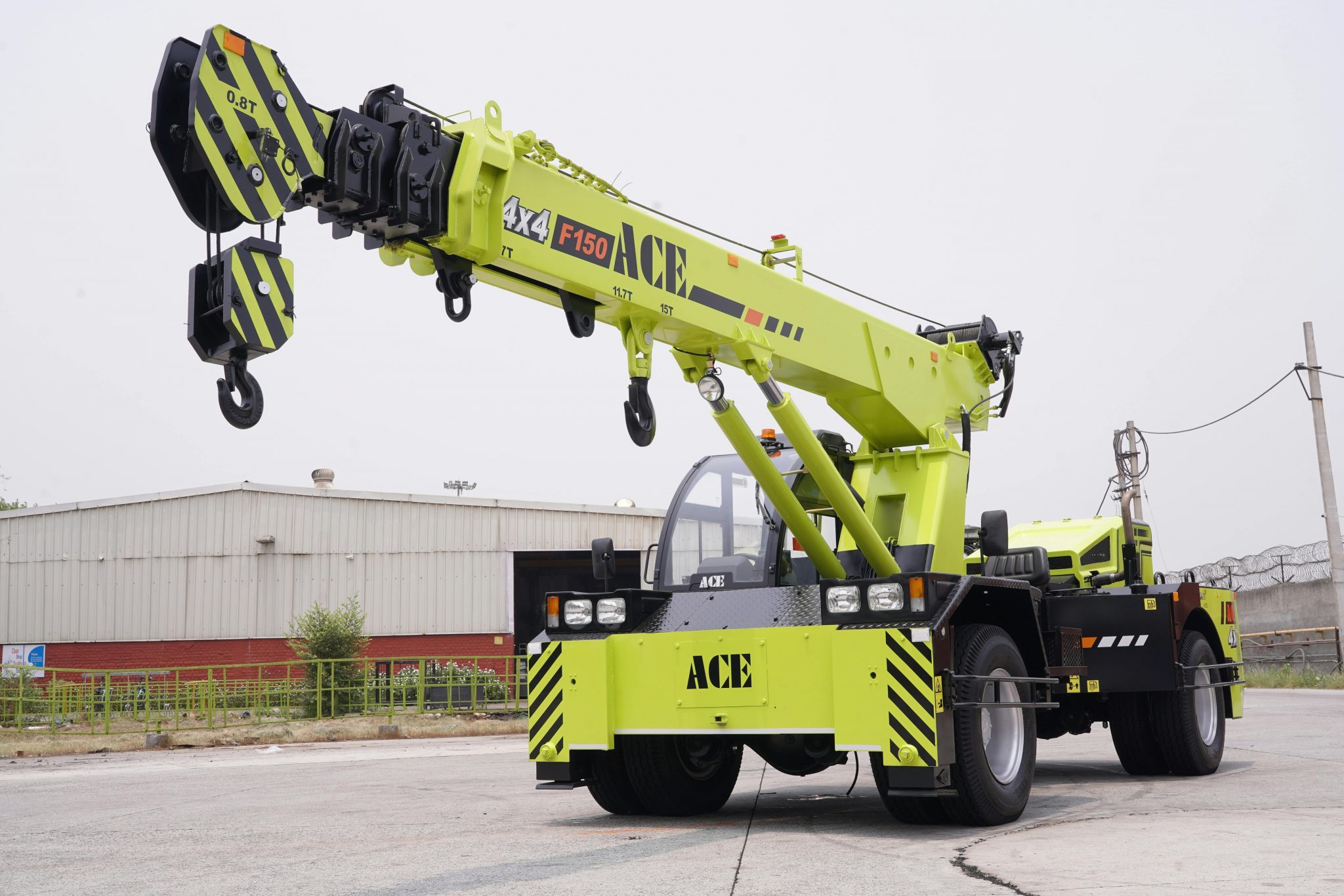 How to Choose the Right Crane for Construction Projects